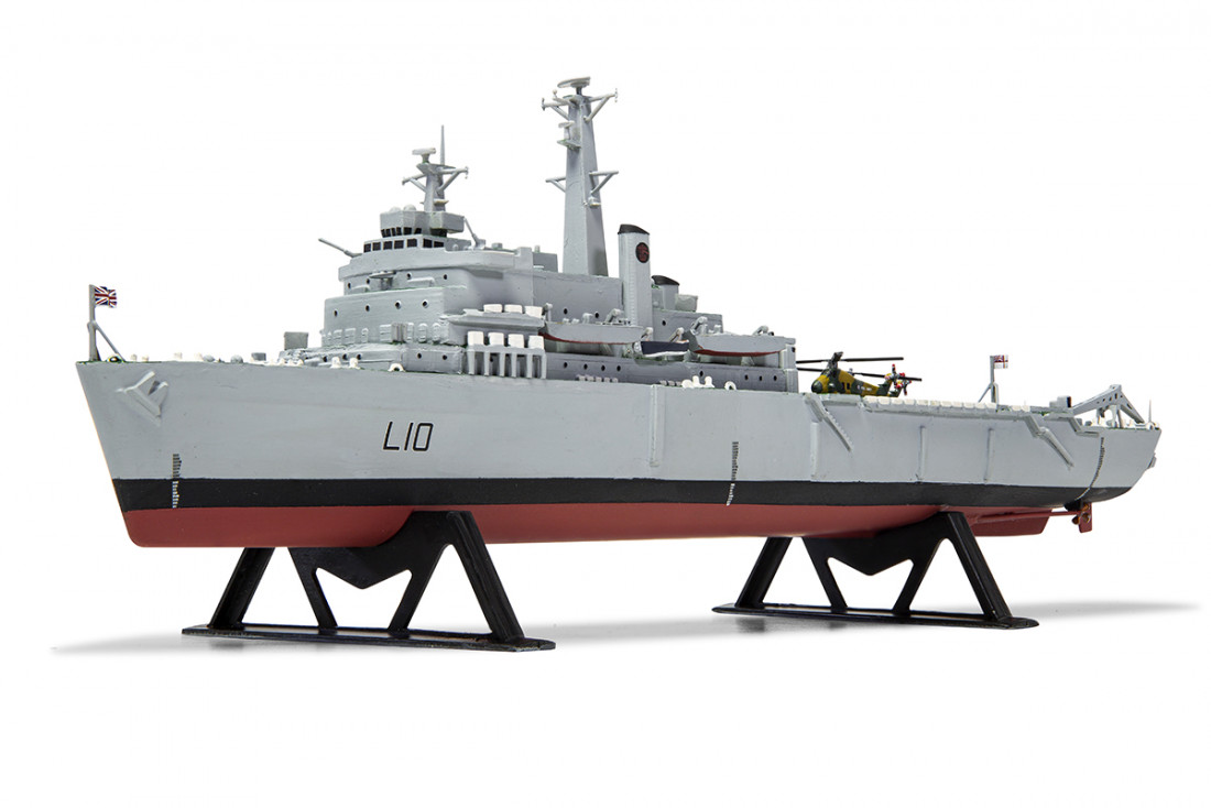 Airfix 1:600 HMS Fearless (Classic Kit VINTAGE) 3205V